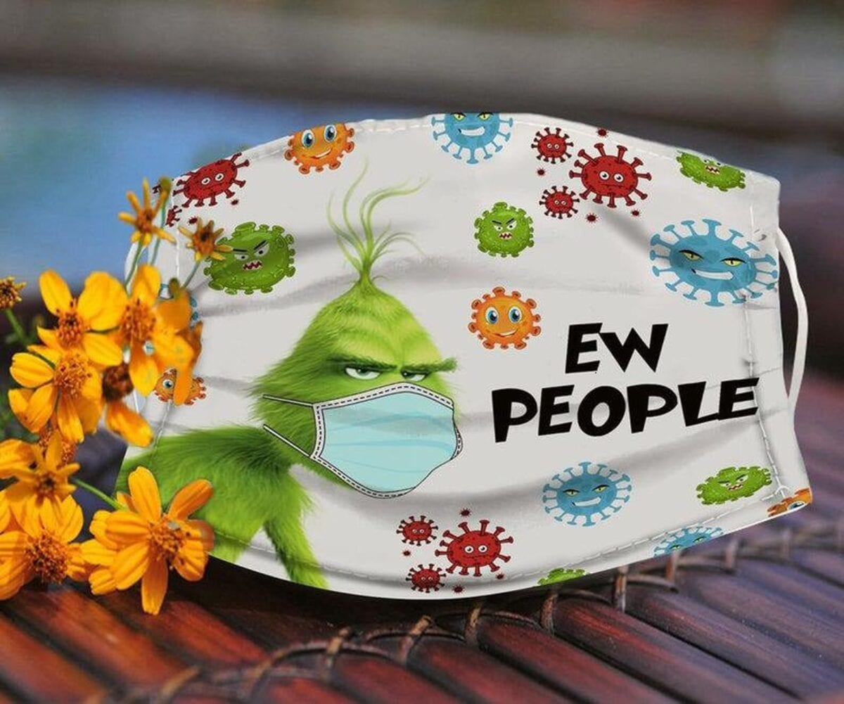 This Grinch Face Mask Hilariously Reminds People Social Distance While ...