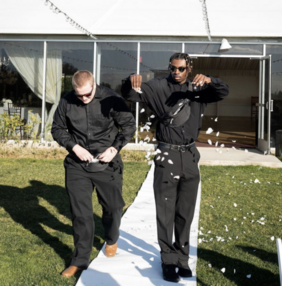'Flower Men' Are The Hot New Wedding Trend And It's Hilariously Awesome