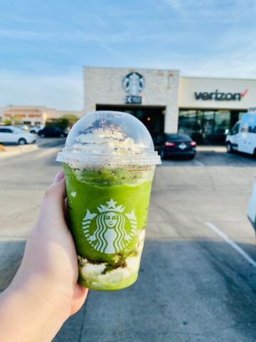 You Can Get A Tiana Frappuccino From Starbucks For All Princess And The ...