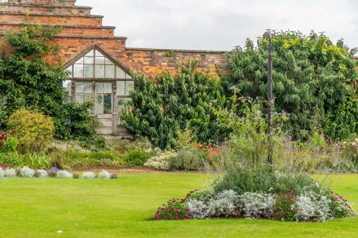 You Can Feel Like Royalty By Staying At A Home Owned By Queen Elizabeth ...