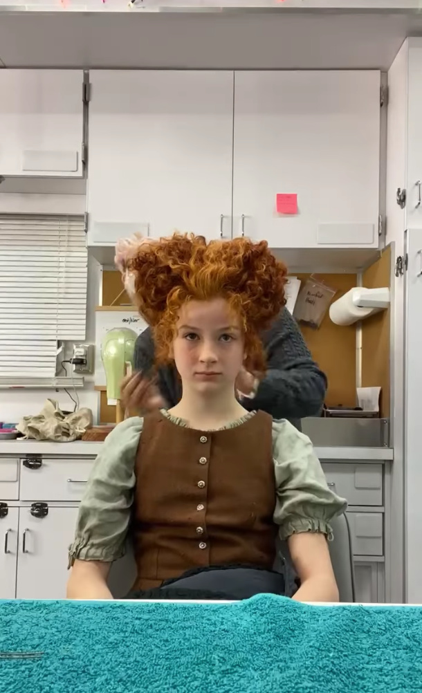 Here's The Advice Bette Midler Gave The Young Actress Playing Teenage ...